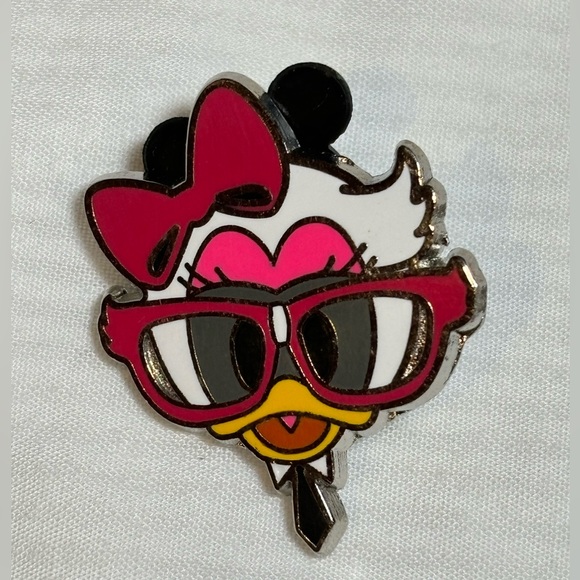 Disney | Jewelry | Disney Pin Brainy Nerds Rock Face Glasses Daisy Duck ...